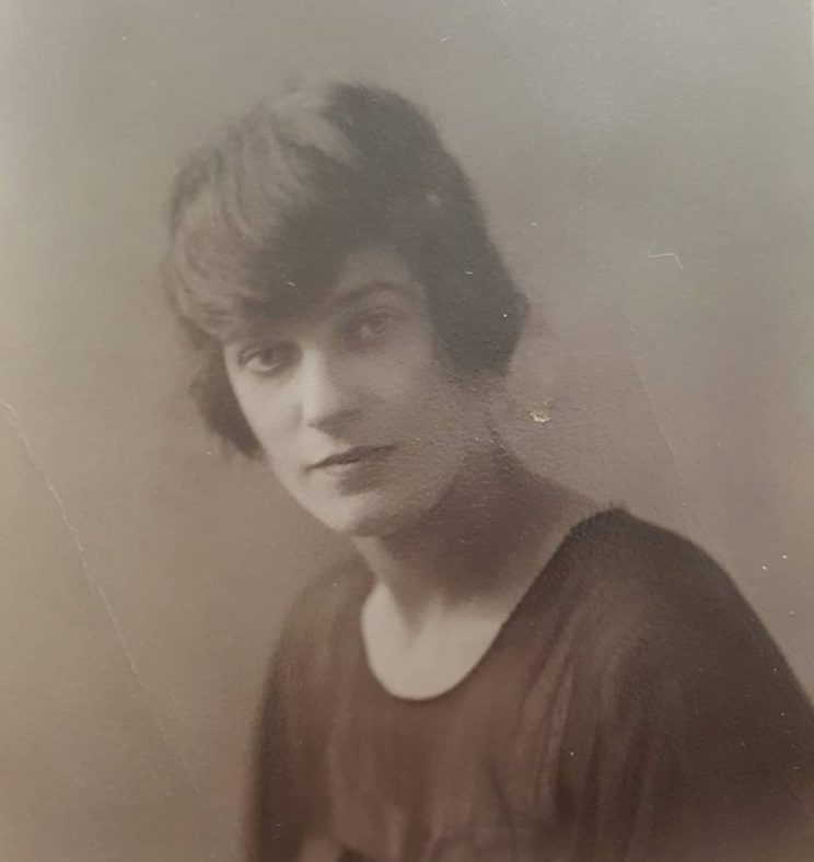 Bernard and Elizabeth Haylock, some of their daughters | Family ...