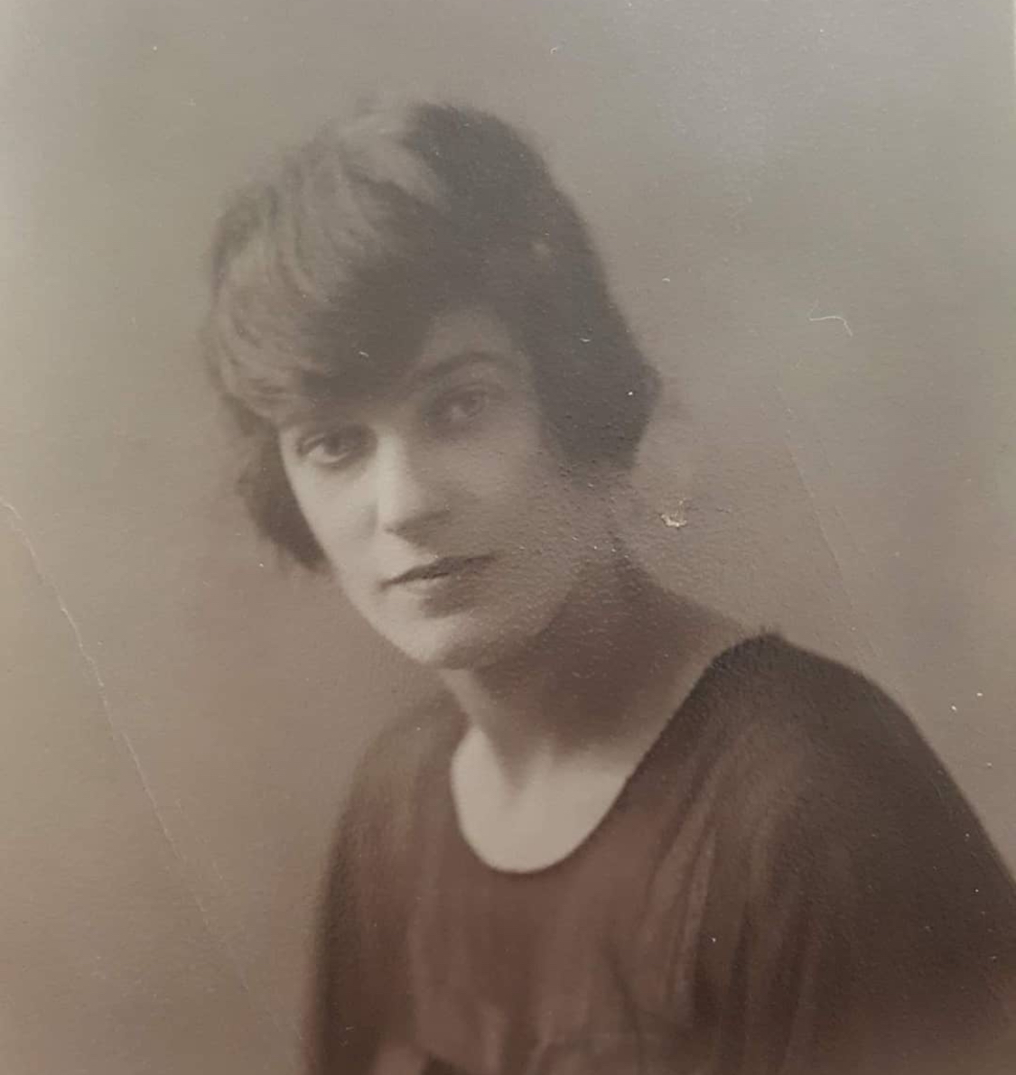 Bernard and Elizabeth Haylock, some of their daughters | Family ...