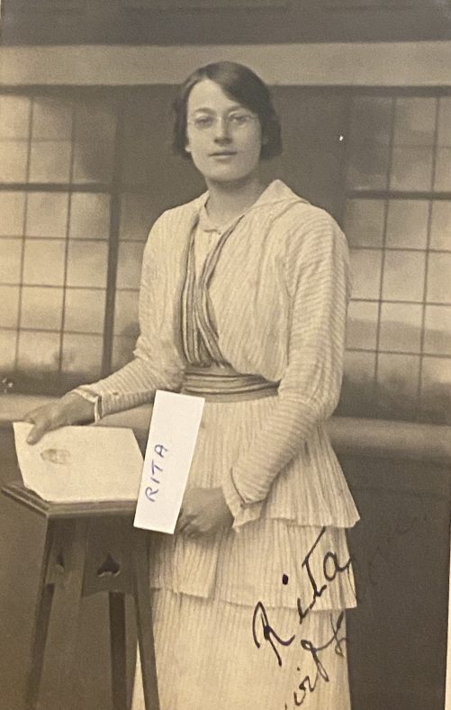 Bernard and Elizabeth Haylock, some of their daughters | Family ...